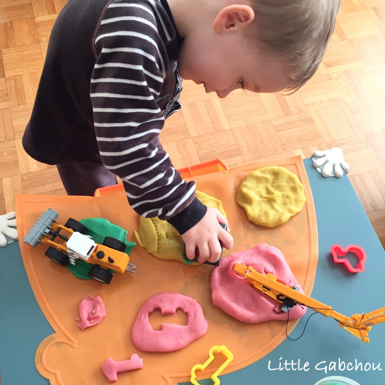 Fabriquer sa pâte à modeler maison ultra facile