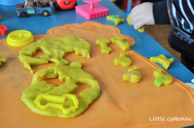 Fabriquer sa pâte à modeler maison ultra facile